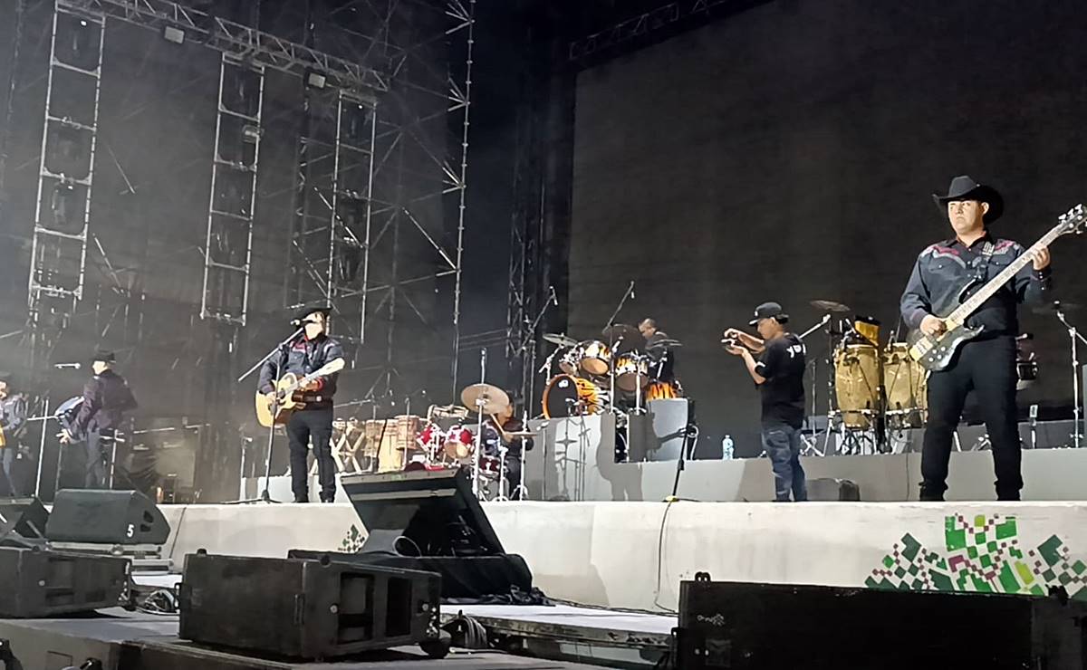 Oscar Torres y sus Norteños cumplen su sueño, cantaron en la Fenapo