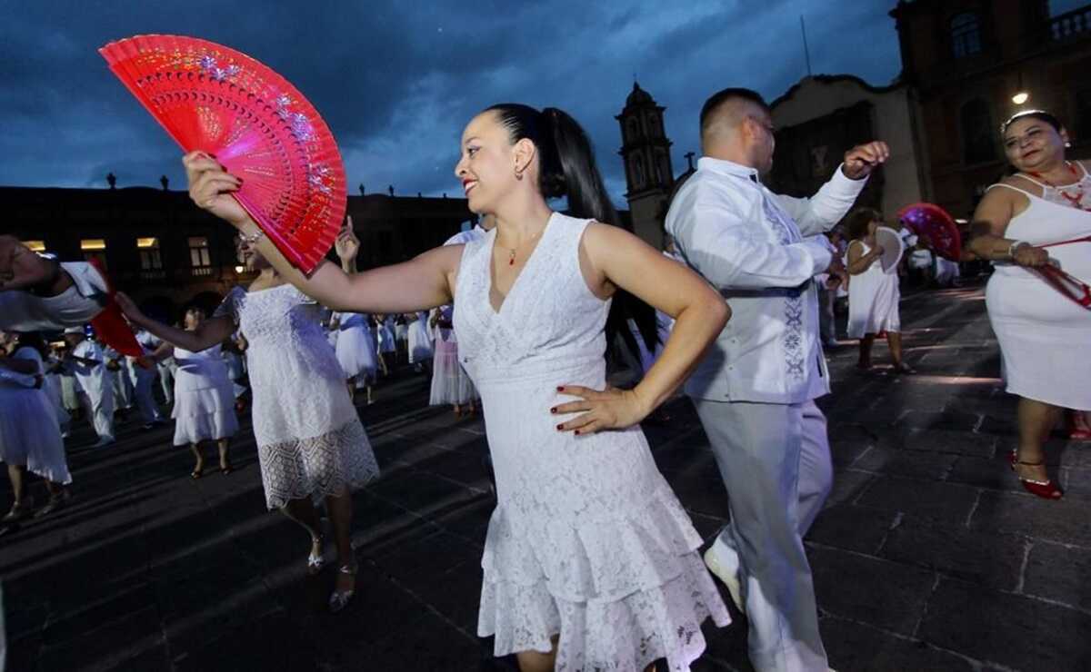 ¡Alista tus mejores pasos! Arranca la Muestra Nacional de Danzón en la ...